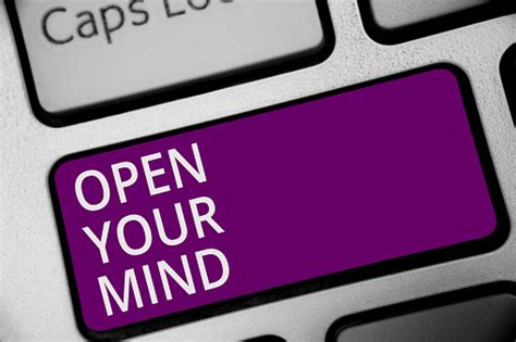 단어 쓰기 텍스트 오픈 당신의 마음 비즈니스 개념 마음이 동의 새로운 여러 가지 아이디어 상황 키보드 보라색 수 키 의도 만들기 반사 문서 컴퓨팅 컴퓨터에 대 한 개성