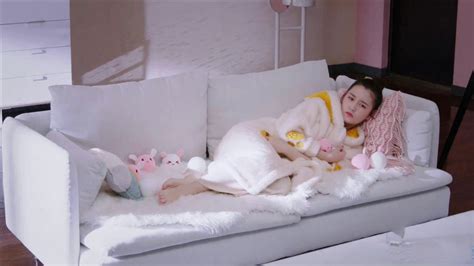 心情呼叫转移 On Twitter 蒋依依（olivia） 蒋依依 Olivia 这脚也是绝了！极品美足，太诱人了！ 明星 明星