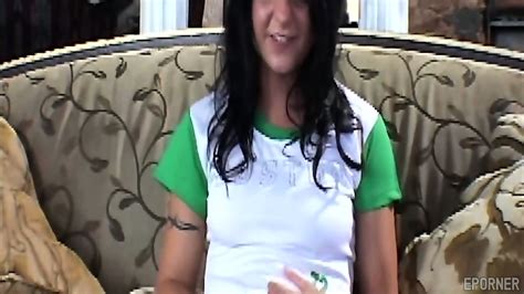 Sexy Girl Gives Handjob Eporner