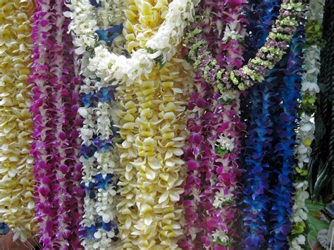 How To Make A Flower Lei Tutorial