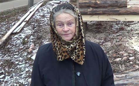 Після того як не ста ло батька мама попросила мене взяти її до себе в місто Я ніяк не могла