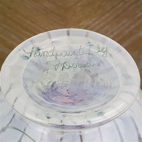 55 Fenton Optic Spiral Opalescent Vase On Mercari Mercari