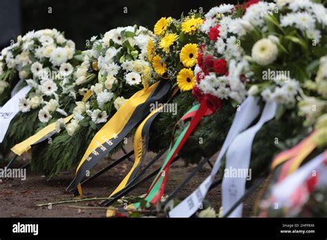 Magdeburg Germany 16th Jan 2022 Wreaths And Flowers Lie At The