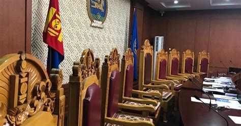 Байр суурь Цэцийн хуулийн төсөлтэй холбоотойгоор хэн хэн юу өгүүлэв · Dorgio Mn