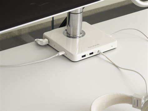 Humanscale Launches First Usb Docking Station That Eliminates Cables