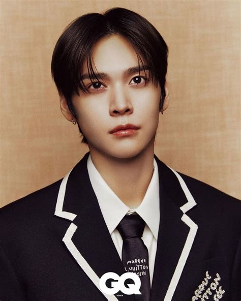 Gq Korea On Instagram 협찬 𝙂𝙌 𝙆𝙊𝙍𝙀𝘼 𝙅𝘼𝙉𝙐𝘼𝙍𝙔 𝙄𝙎𝙎𝙐𝙀 𝙒𝙄𝙏𝙃 𝙍𝙄𝙄𝙕𝙀 나를 색깔로 표현한다면 무슨 빛일까요 나는 슬플 때 무엇을