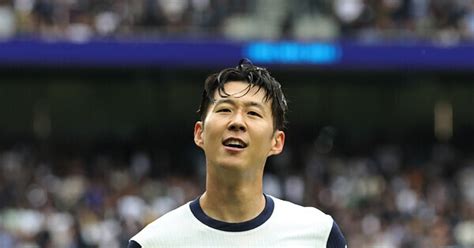 손흥민 바르셀로나 레알 맨유 이적설 토트넘 잔류 분위기 주급 유지하면서 1 2계약 체결 예상