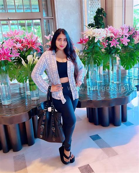 කපල් එකක් සල්ලි දීලා මම කලින් මැරි කරපු කෙනෙක් කියලා තිබුණා අවුරුදු තුනක් වෙද්දි අපේ කසාදේ ඉවර