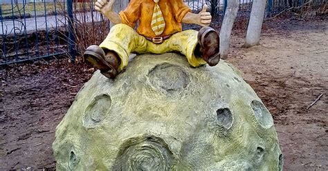 Бетонная скульптура Незнайка из сказки Ceh707