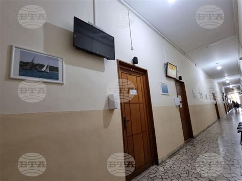 Съдът в Бургас пусна под домашен арест обвиняема за участие в група за трафик на хора Утро