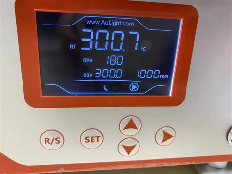 High Pressure And Temperature Reactor With Illumination Window