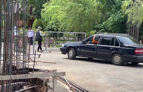 ข่าว Like สาระ ห้ามคนภายนอกเข้าวัดป่าธรรมคีรีชาวบ้านผิดหวังอดีตพระคมยักยอกเงินร่วม 200 ล้าน