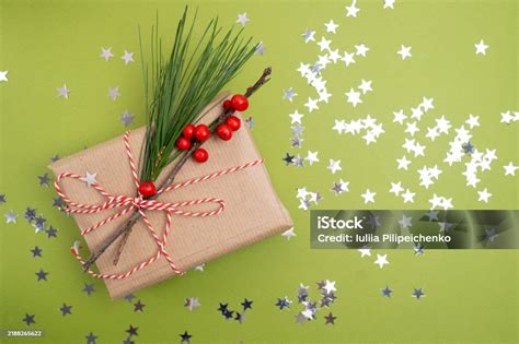 메리 크리스마스와 해피 홀리데이 인사말 카드 프레임 배너 새해 배경에 크리스마스 선물 상자 겨울 방학 테마 0명에 대한 스톡 사진 및 기타 이미지 Istock