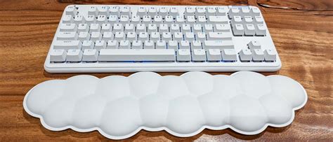 Logitech G715 Wireless Gaming Keyboard Review Toms Guide