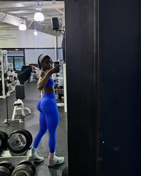 Nyla Davis I Rarely Post Posing Videos Gotta Start Back 🥲 This Is From Back Day Post