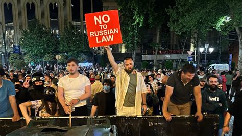 Парламент Грузии утвердил закон об «иноагентах во втором чтении