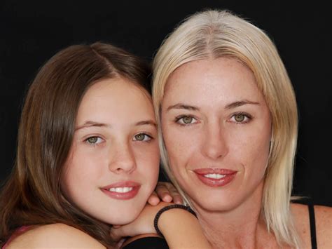 Dating Your Daughter Strengthening Mother Daughter Relationship Mind Over Latte Mother