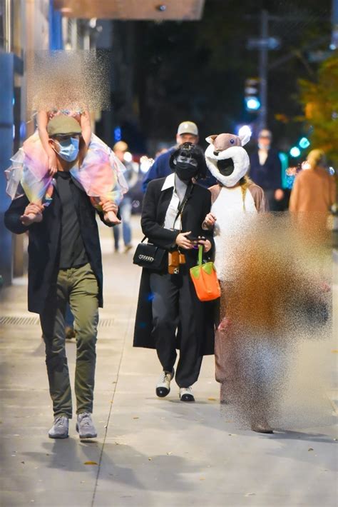 헐리우드 블레이크 라이블리and라이언 레이놀즈 가족과 테일러 스위프트