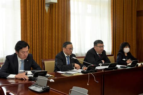 Цусны донорын тухай болон Эртхэн эд эс шилжүүлэн суулгах эмчилгээний тухай хуулийн төслийн