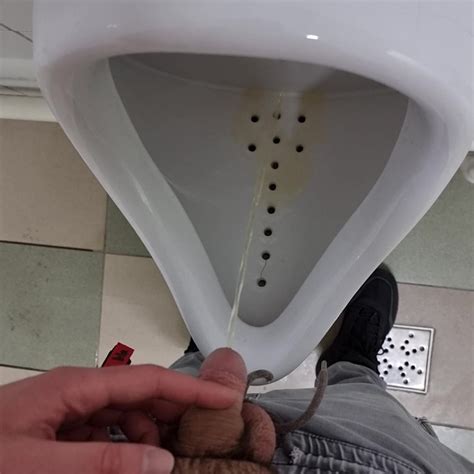 Public Pee Video Thisvid Com