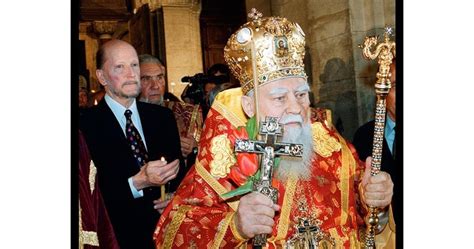 Днес погребваме Исус след разпятието