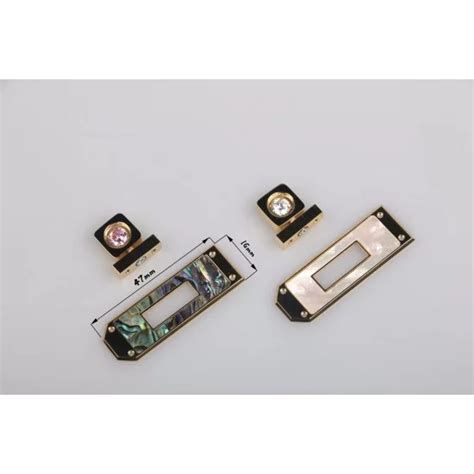 Hermes Shell Twist Lock