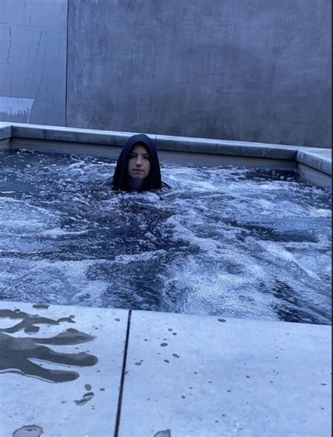 Pin De Ashley En Charli Damelio Fotos De Artistas Famosos Fotos De