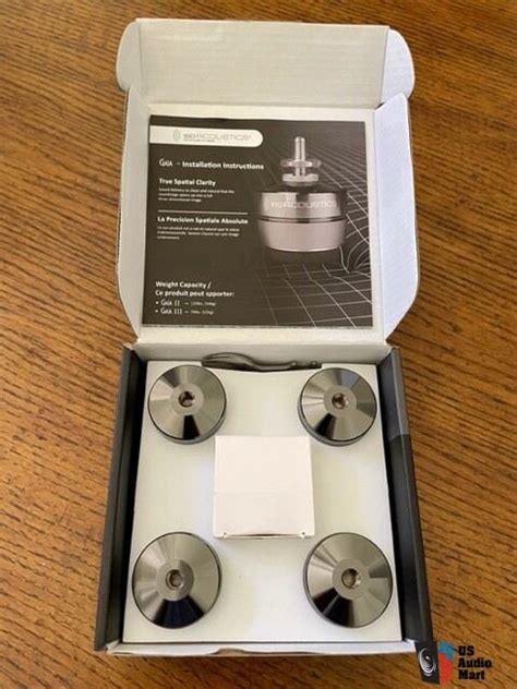 IsoAcoustics Gaia III *** SOLD Photo #4360167 - US Audio Mart
