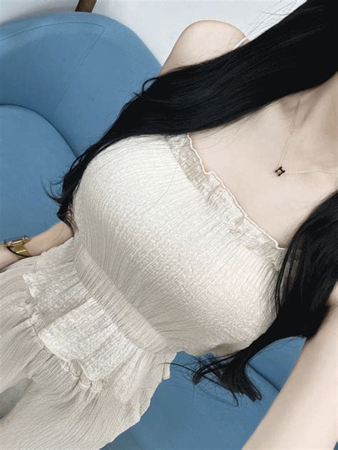 [ 프릴탑세트 끈조절가능] 4컬러 꾸안꾸 여리핏 섹시 글램 프릴 탑 플리츠 주름 끈 나시 하이웨스트 와이드 플리츠 팬츠 플리츠세트 탑나시세트 휴가룩 여름투피스 나시세트