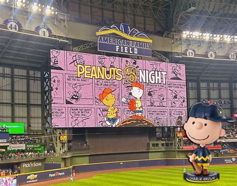 Ai Photo Booth At Milwaukee Brewers Peanuts Bobblehead Night