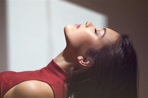 Женщина с боку 52 фото