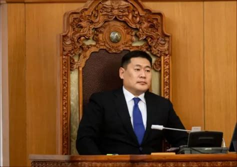 Л Оюун Эрдэнэ авлигын эсрэг тэмцэлдээ ялахгүй л бол худгийн манаач болоод дуусна даа · Dorgio Mn