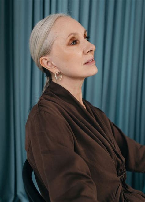 How To Wear Eye Makeup Over 40 According To Top Artists