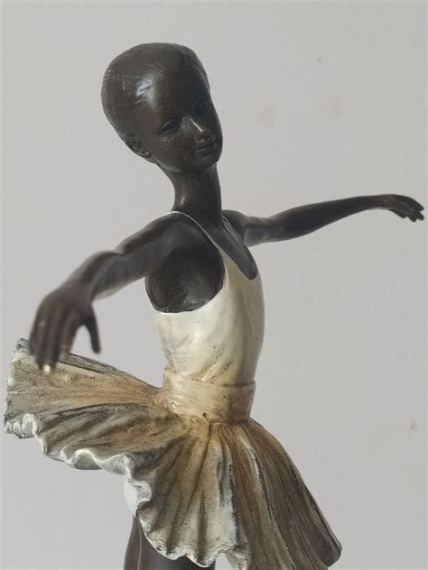 Бронзова статуетка на балерина гр София Банишора • Olx Bg