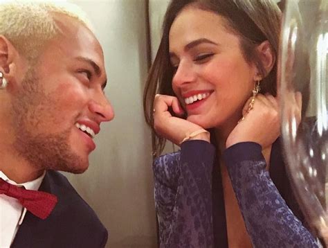 Bruna Marquezine Pronta Para Arrasar Em Festa De Neymar Movenotícias