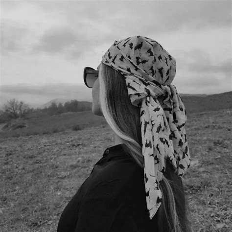 پروفایل دارک دخترونه تم مشکی گنگ پروفایل تاوعکس