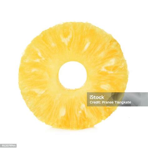 신선한 파인애플 도넛 모양 통조림된 파인애플 흰색 배경에 고립 된 조각 0명에 대한 스톡 사진 및 기타 이미지 0명 과일