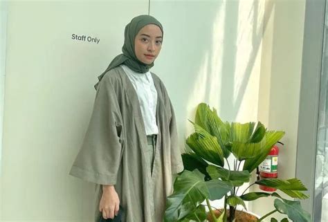Inspirasi Warna Hijab Yang Cocok Untuk Baju Warna Matcha