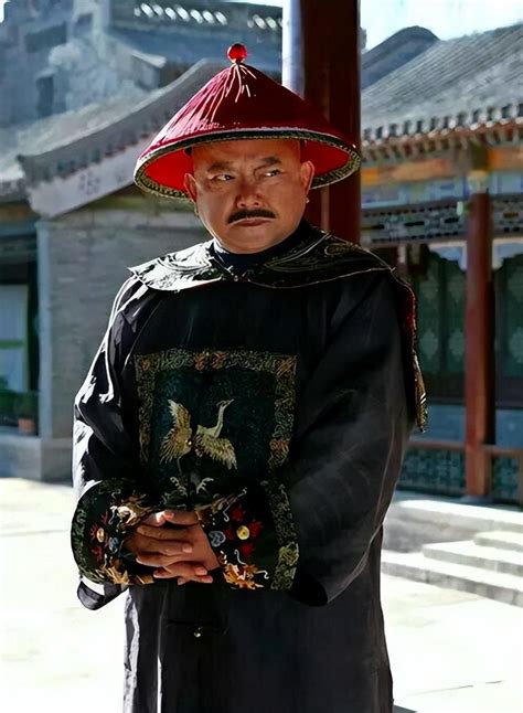 和珅真的是历史上最大的贪官吗他的所作所为在唐朝都算不上贪污 哔哩哔哩