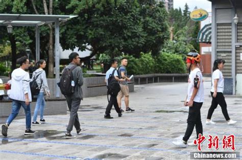 中国新闻网 2017 09 06 昆明大学生设计出多功能“盲人头盔” 昆明理工大学