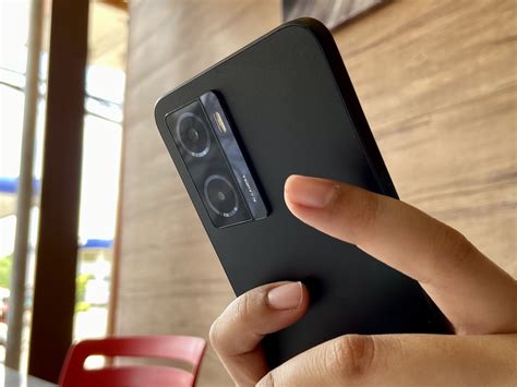 OPPO A57 Unboxing And First Impression