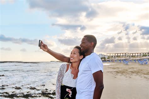 The Battle Of The Flagship Phones Iphone Pro Max Vs Samsung Galaxy S Ultrawhich One Is