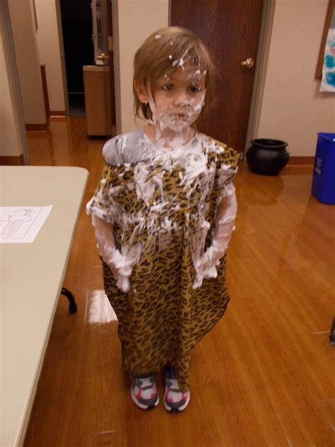 Neverlandarling Messy Learning Lab Shaving Cream Table