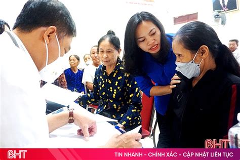 Formosa Hà Tĩnh hỗ trợ cấp phát thuốc miễn phí cho gần người dân Báo Hà Tĩnh Tin tức Hà