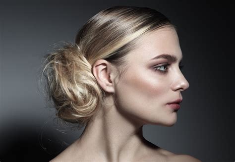 18 Side Bun Hairstyles To Get Creative With Your Look Hairdo Hairstyle