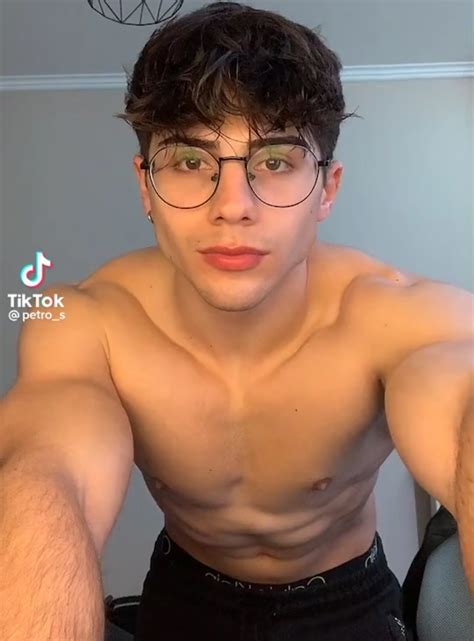Petro On Tik Tok Fotos De Homens Rosto Masculino Homens