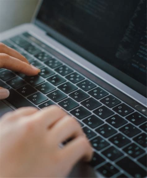 モダンweb開発 株式会社ラクウェブ（rakuweb）