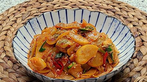 이제 노각무침 이렇게 드셔요 노각무침 맛있게 버무리는 방법 노각 무침요리 오이무침 밑반찬요리 노각무침요리 노각무침 노각무침 만드는법 노각무침 만드는 방법 노각무침 만들기