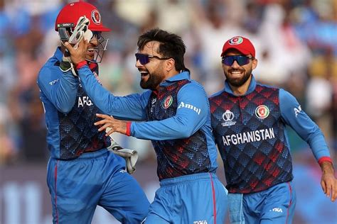 Fazalhaq Farooqi Mens Odi Wc Farooqi Rahman Star With Ball