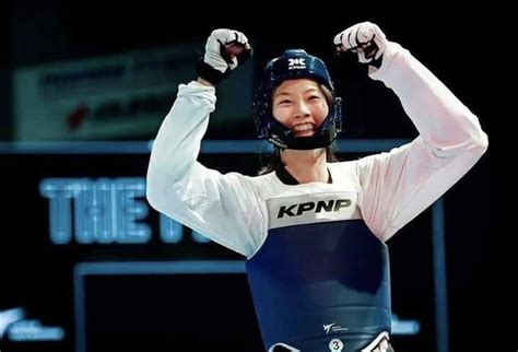 中国队夺冠！23岁女孩海外扬威，郑姝音接班人？表现惊到世界跆联